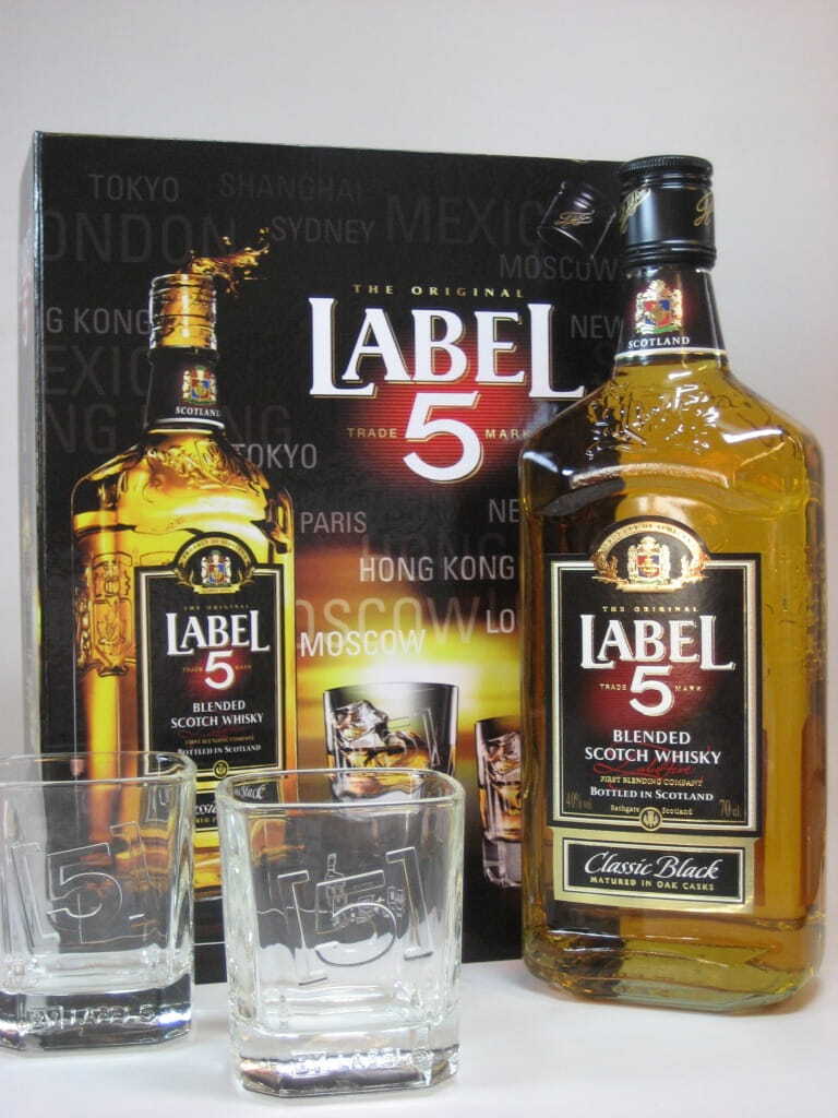 Label 5 Classic Black Blended Scotch Whisky 40%vol. 0,7l - mit 2 Gläsern